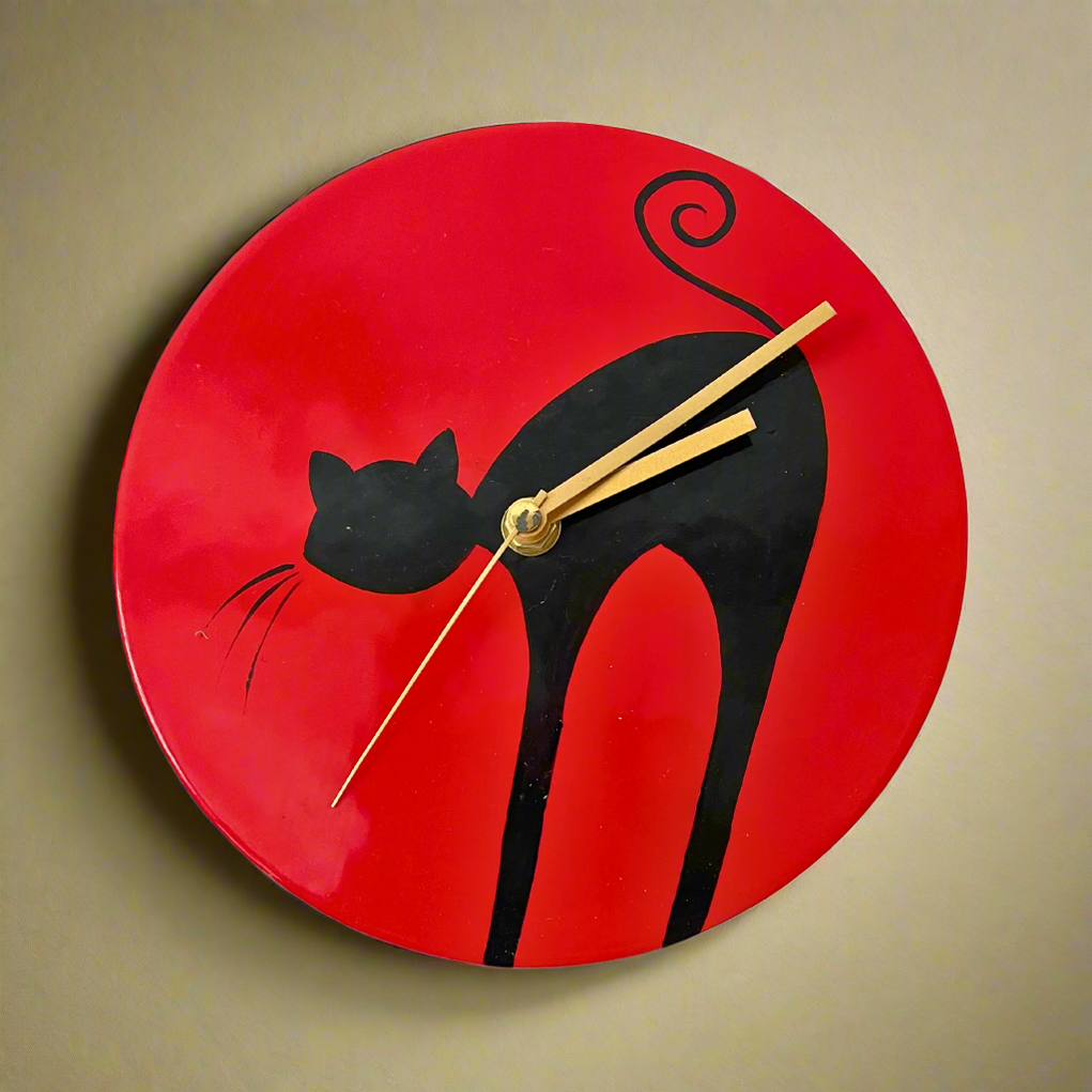 Chic Black Cat Glass Wall Clock – 20cm Red Modern Art Timepiece