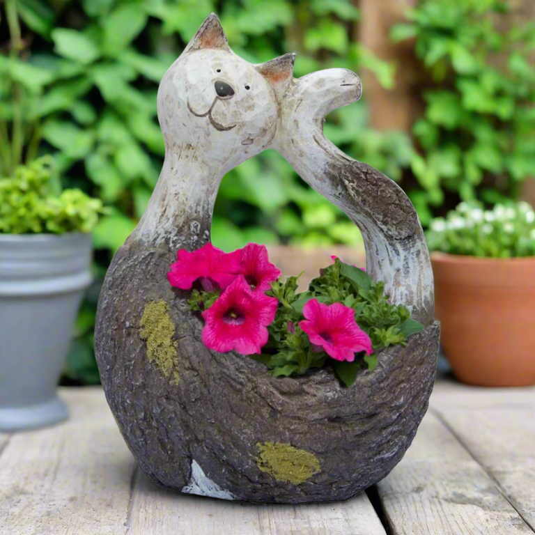 Rustic Cat Planter – Tree Bark Effect Garden Pot