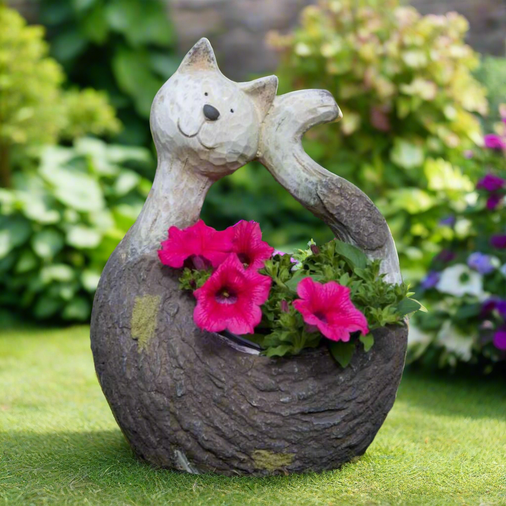 Rustic Cat Planter – Tree Bark Effect Garden Pot